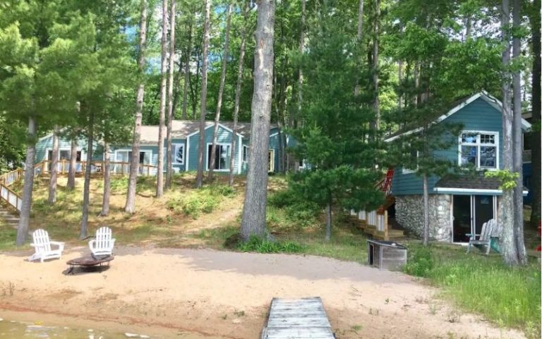 15+ Michigan Beach Rentals that are Available Summer 2021 if you Move ...