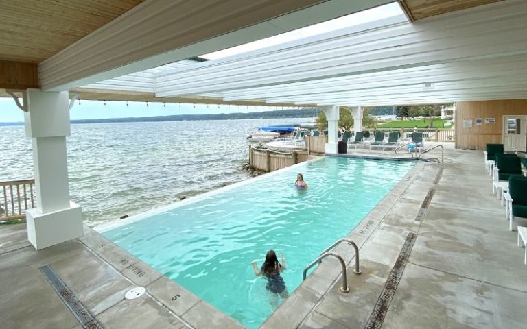 Weekend Getaways: 40 Most Charming Romantic Getaways in Michigan ...