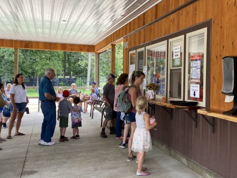 Boulder Ridge Zoo 2025: Wild Animal Park & Safari Walkthrough - grkids.com