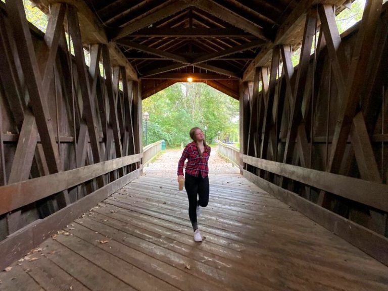 Fall Picture Places: 15 Stunning Spots for Fall Photos in Grand Rapids