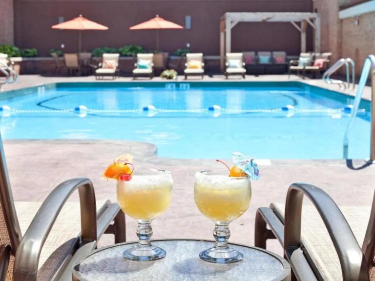 Weekend Getaways: 40 Most Charming Romantic Getaways in Michigan ...