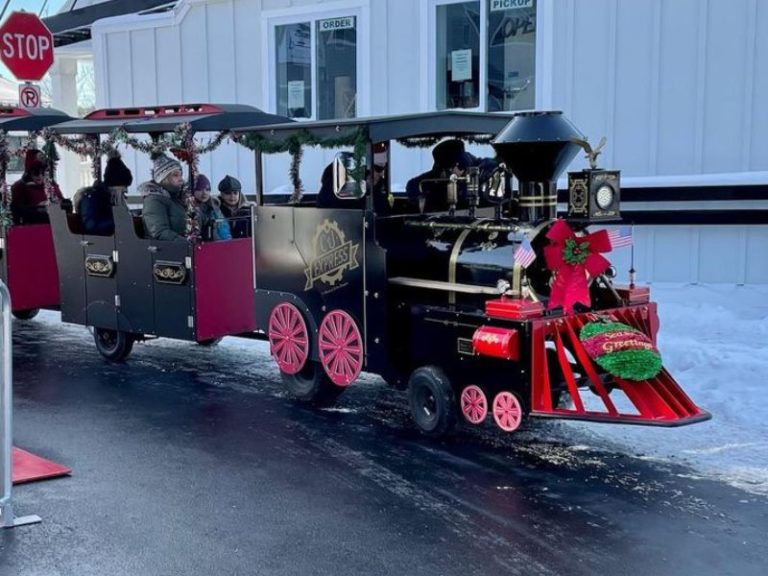 Selling Fast: Rockford's Christmas Train Through Town for 2022 - grkids.com