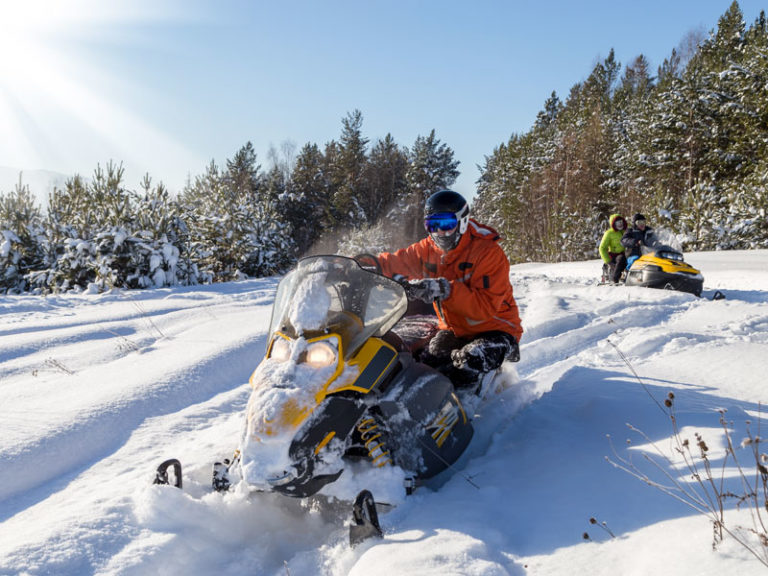 5 Best Michigan Snowmobile Trails, Plus Where to Get Snowmobile Rentals ...