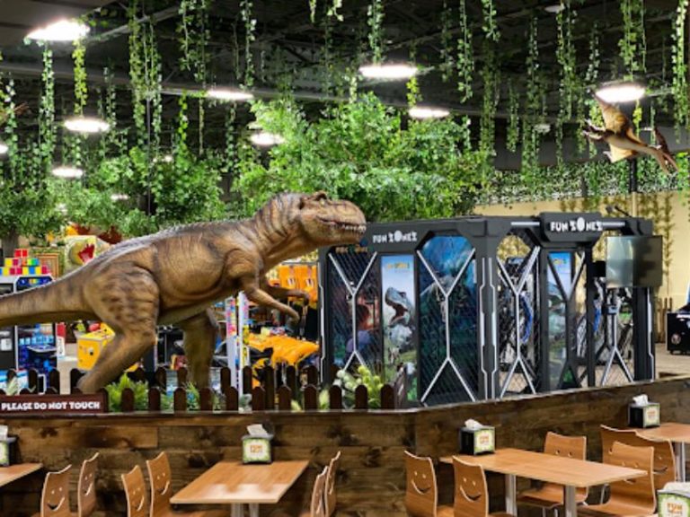 Jurassic! 14 Jaw-Dropping Dinosaur Museums, Parks & Dinosaur Exhibits ...