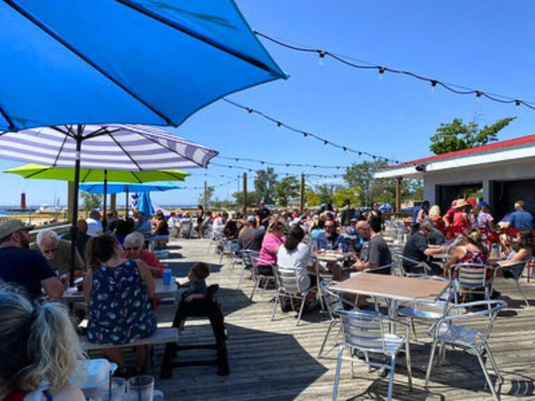 Pere Marquette Park 2025: This Lake Michigan Beach (With Beachside Dining) is a Dream - grkids.com
