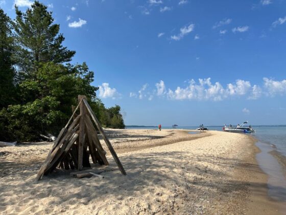 Traverse City's Maple Bay Beach: The Short Hike through Maple Bay ...