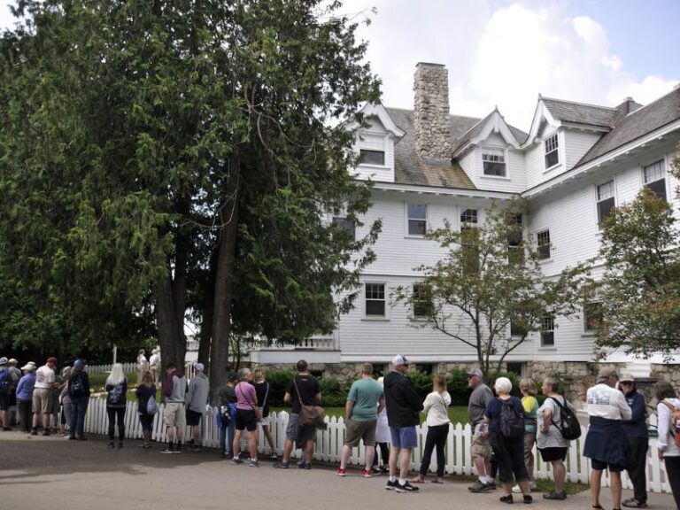 Go Inside The Michigan Governor's Summer Residence on Mackinac Island ...