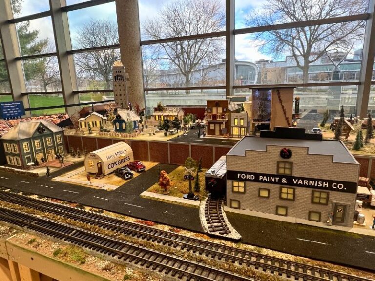 2025's Magical Michigan Christmas Trains & Christmas Train Displays ...