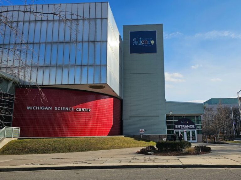 Hands On Fun at the Michigan Science Center in Detroit - grkids.com