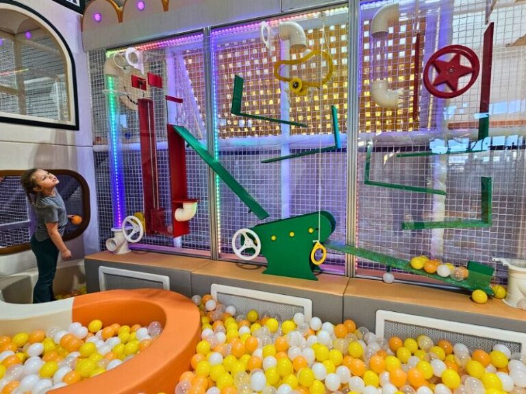 Happy Kids Indoor Playground Gives Catch Air Vibes - and It Opens This ...